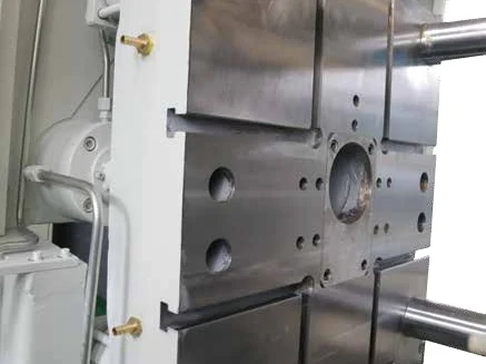 MÁQUINA DE INYECCIÓN DE ZAMAK SERIE HM - Maquinaria Internacional